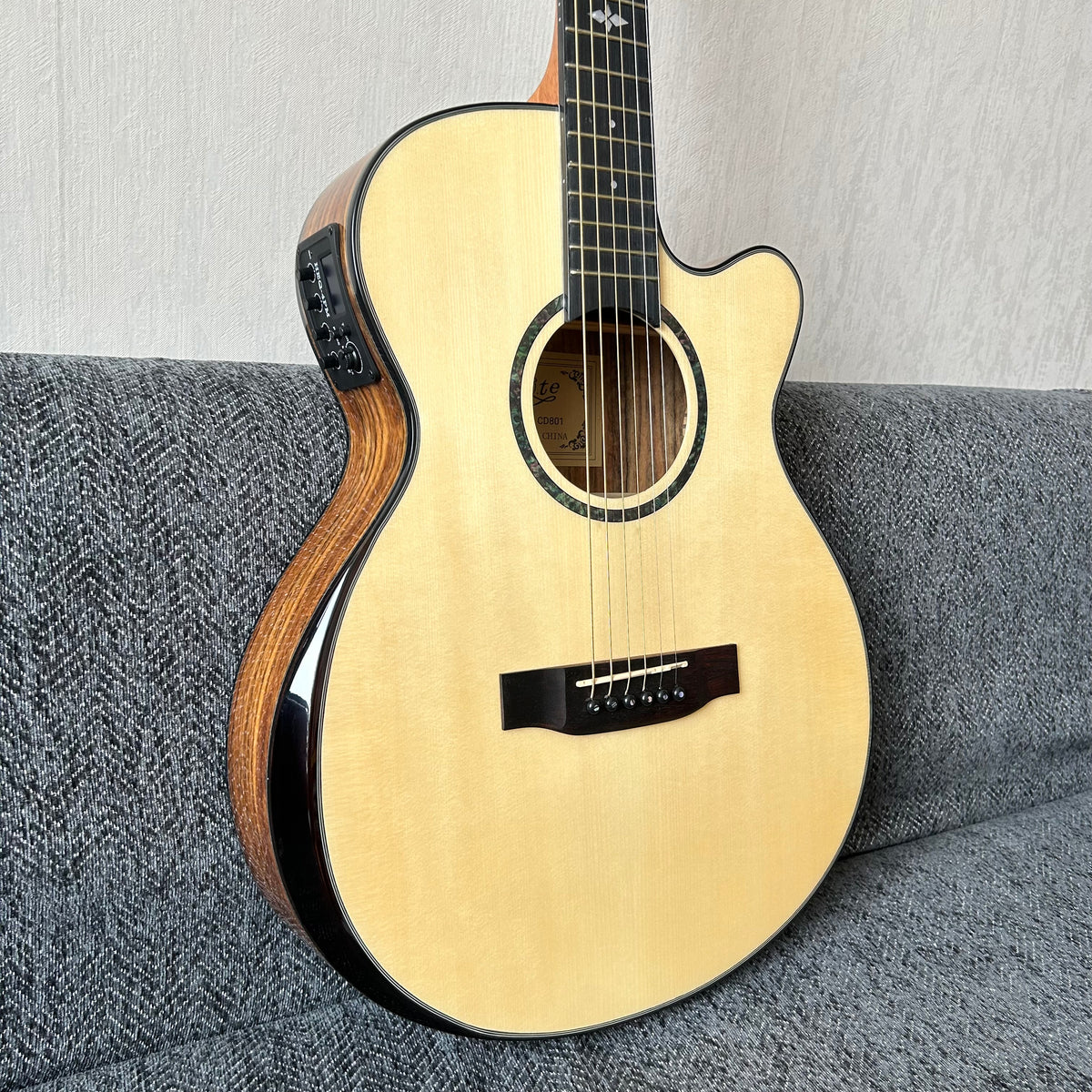 40 Inch Solid Spruce Top / Walnut Back & Sides Acoustic Guitar (CD801 ...