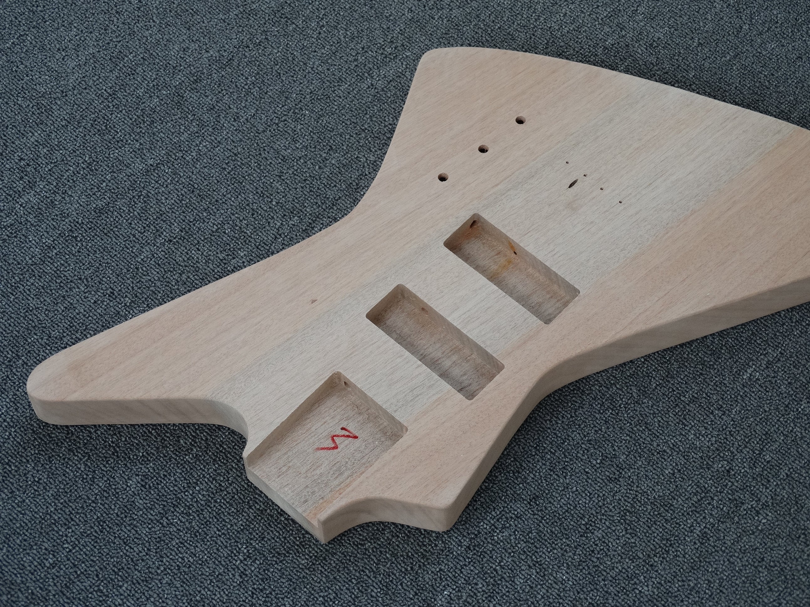 Pre-sale Explorer Style DIY Electric Bass Guitar Kit (PEX-921) — Guitar ...